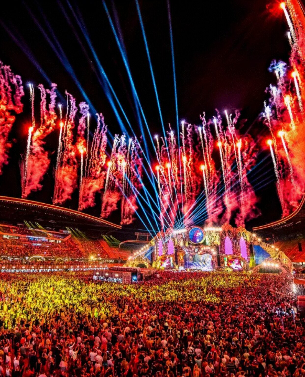 A luat foc scena de la UNTOLD. La un pas de un incendiu devastator ...