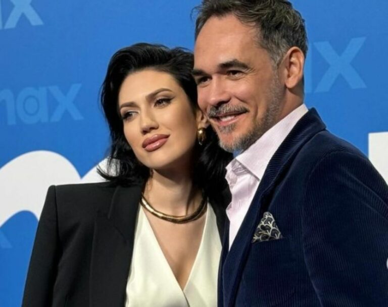 Se lucrează de zor la rochia de mireasă a Dalianei Răducan. Răzvan ...