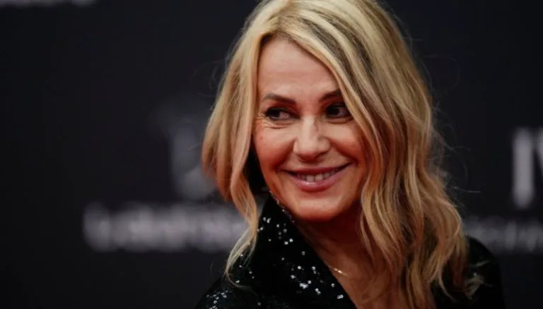 Nadia Comăneci, atentă cu fiul ei, Dylan Conner. Tânărul trăiește un ...