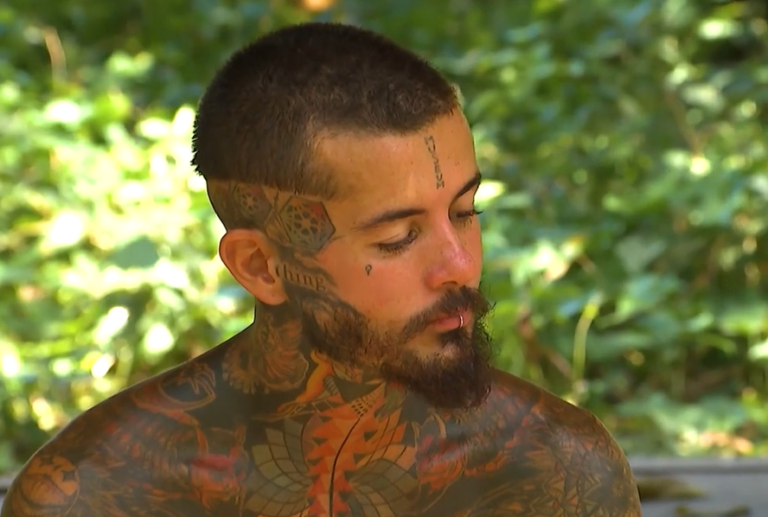 Câștigătorul Survivor a lăsat totul în urmă și s-a pocăit ...